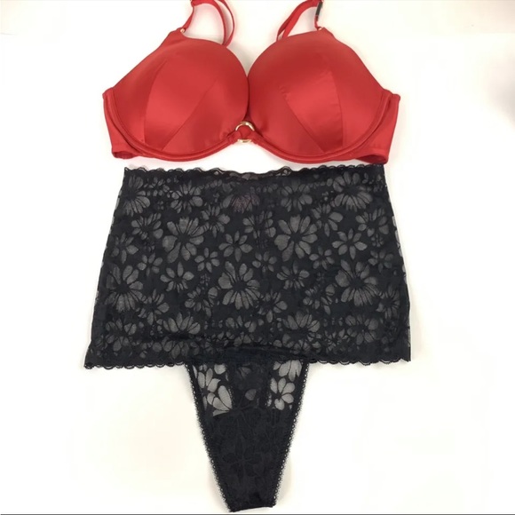 Victorias Secret Intimates And Sleepwear New Victorias Secret Bra Panty Set 34dd Lined Plunge